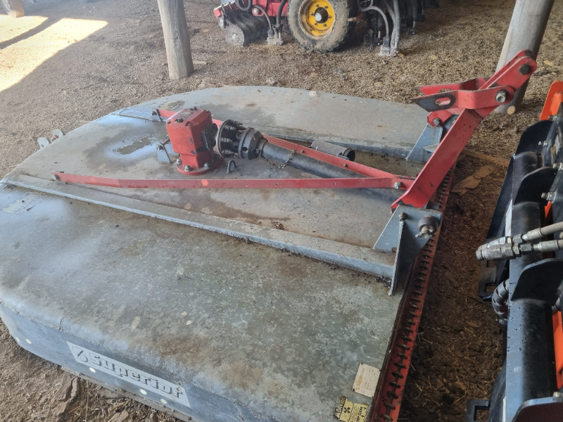 Lot 51 - Superior Slasher | AuctionsPlus