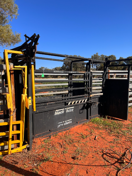 Lot 14 - Leichts CIA Black Bute Pro Chute | AuctionsPlus