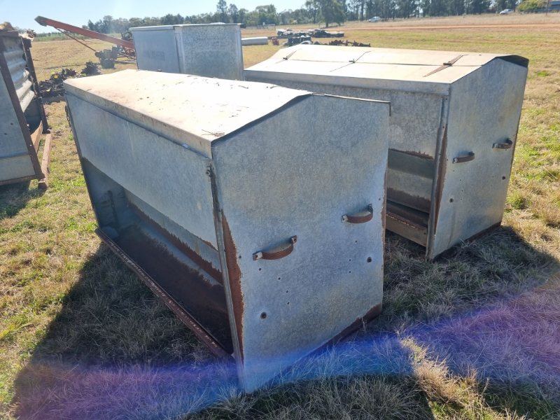 Lot 14 - 2 X SHEEP FEEDERS | AuctionsPlus