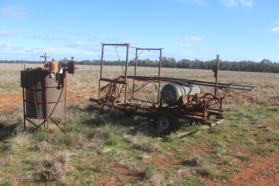 Lot 85 - BD500 Ground Driven Spray Cart | AuctionsPlus