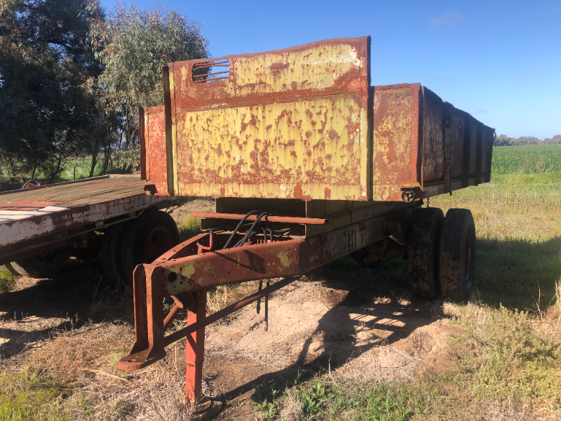 Lot 202 - 2 Wheel Gravel Body Trailer | AuctionsPlus