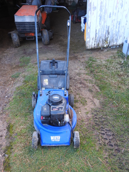 Lot 262 - Victa Mower | AuctionsPlus