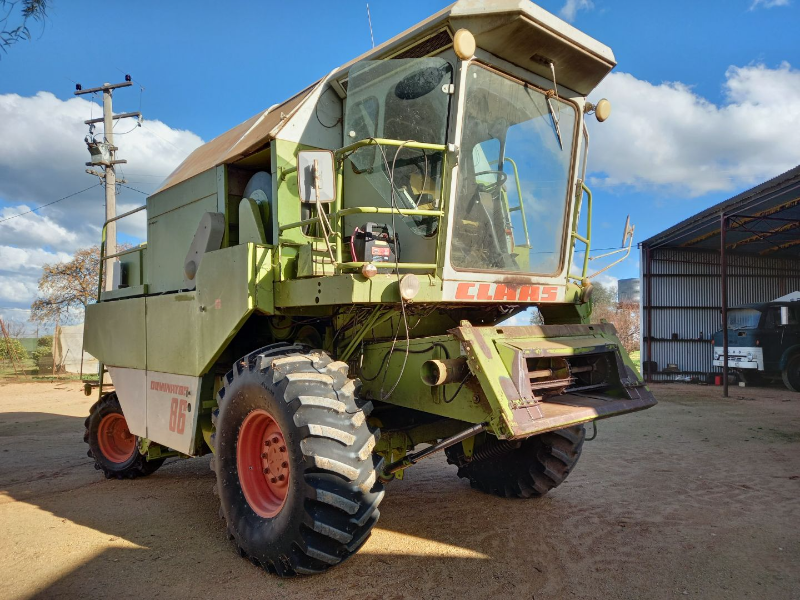 Lot 32 - Claas Dominator 86 Header | AuctionsPlus
