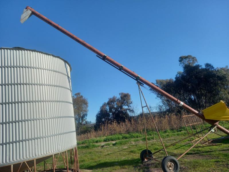 Lot 184 - Approx 11m Auger with hopper and working petrol motor ...