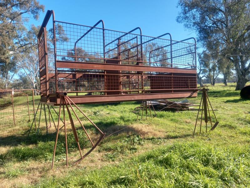 Lot 14 - Steel stock crate | AuctionsPlus