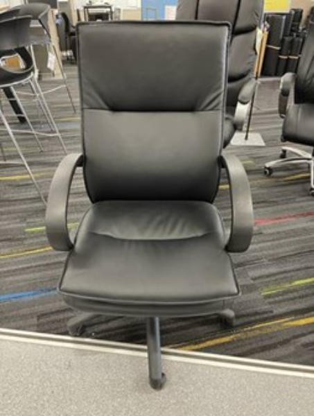 Lot 6 - MATIC RAV 4 EXECUTIVE HIGH BACK CHAIR BLACK PU CHROME BASE AND ...