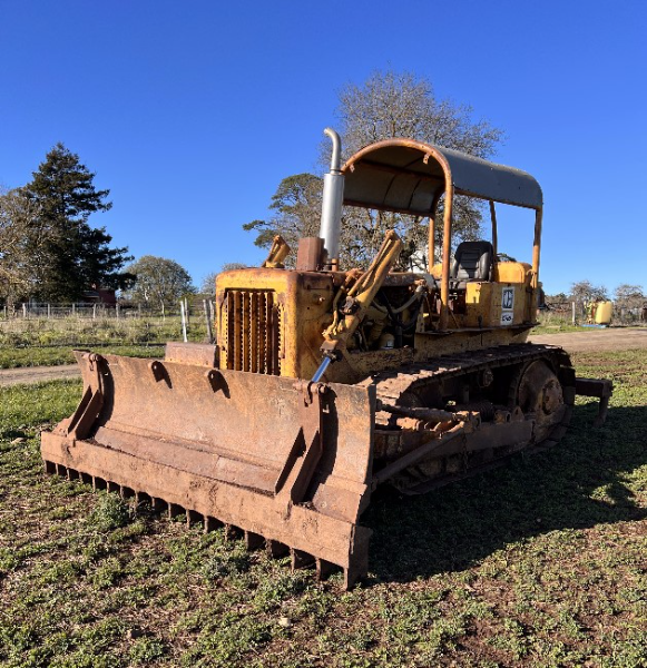 Lot 11 - CAT D4D Dozer | AuctionsPlus