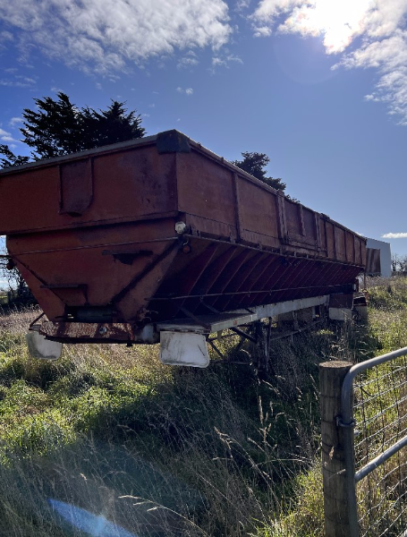 Lot 60 - Bulk Bin on Trailer | AuctionsPlus