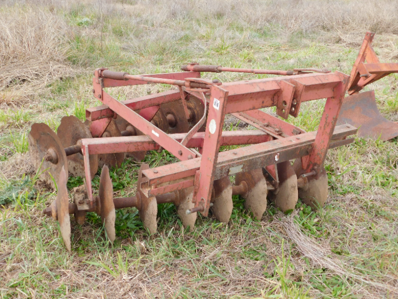 Lot 18 - 1973 Case IH Disc Harrow | AuctionsPlus