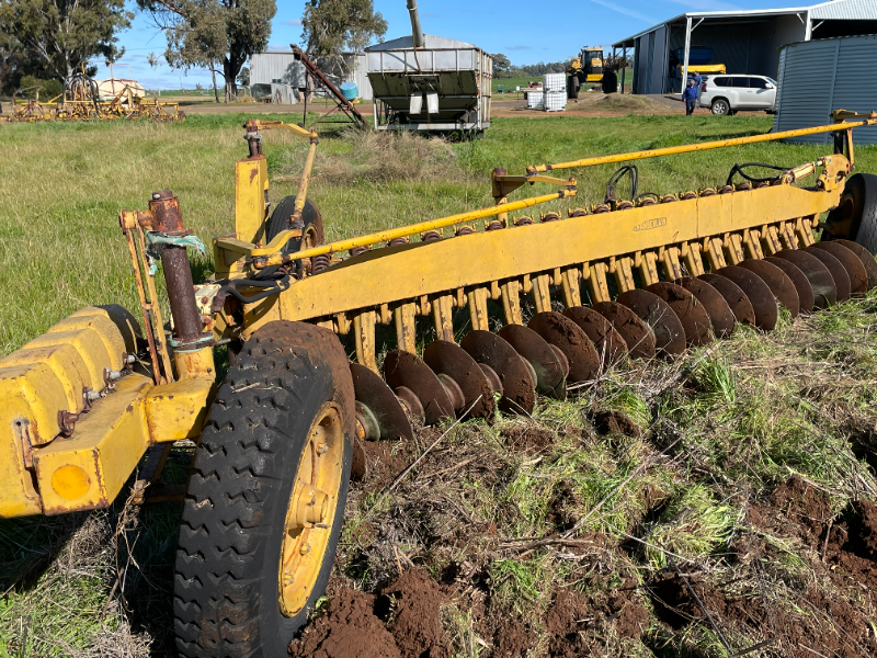 Lot 86 - Chamberlain One-way Plough | AuctionsPlus