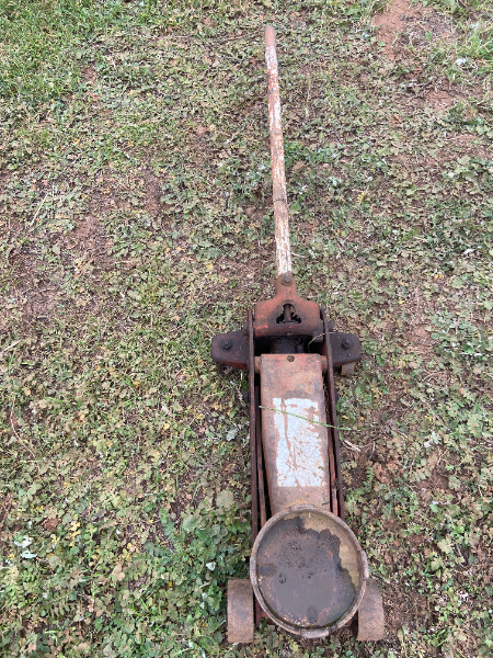 Lot 236 - Trolley Jack | AuctionsPlus