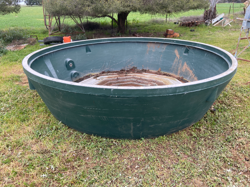 Lot 241 - 5000L Plastek poly Stock Trough | AuctionsPlus
