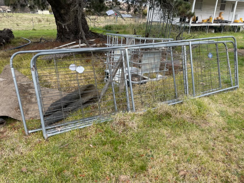 Lot 25 - 4 X 14FT CYCLONE GATES | AuctionsPlus