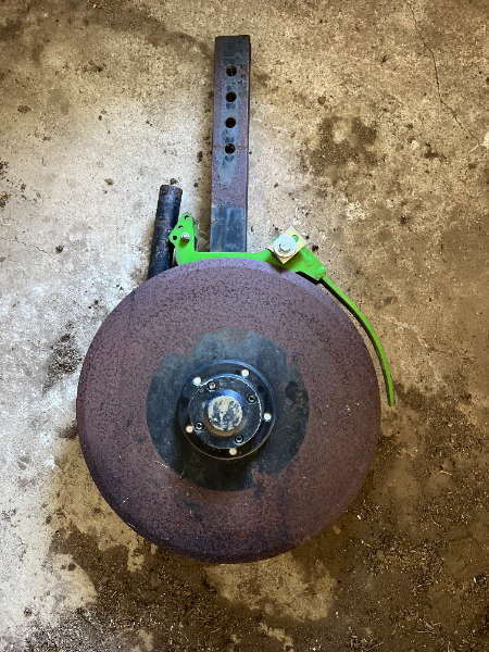 Lot 29 - TD25 Double Disc Openers | AuctionsPlus