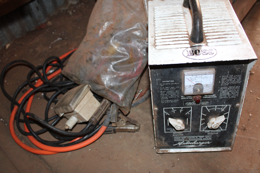 Lot 27 - BOSS BATTERY CHARGER | AuctionsPlus