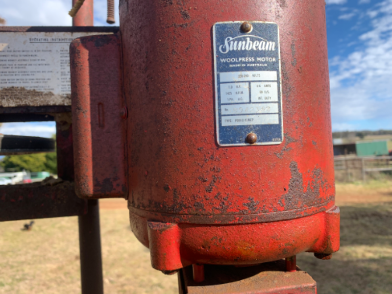 Lot 108 - SUNBEAM WOOLPRESS | AuctionsPlus