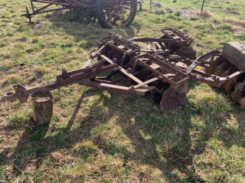 Lot 113 - 24PLATE OFFSET DISCS | AuctionsPlus