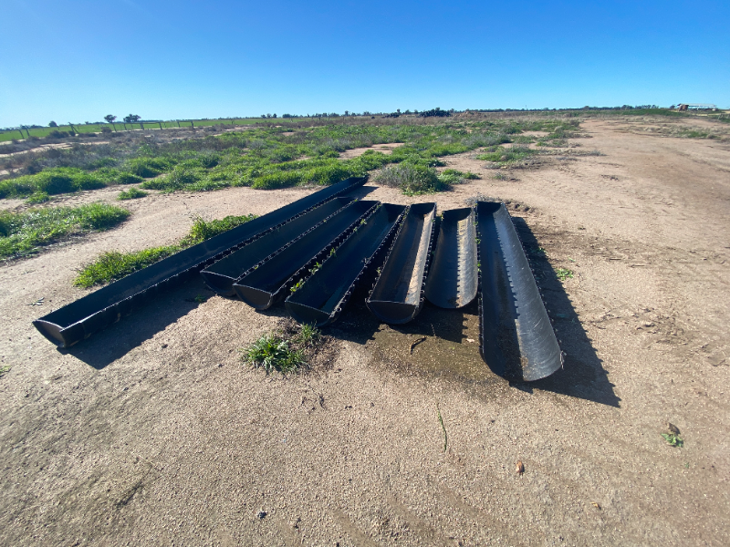 Lot 139 - Plastic Feeder Troughs | AuctionsPlus