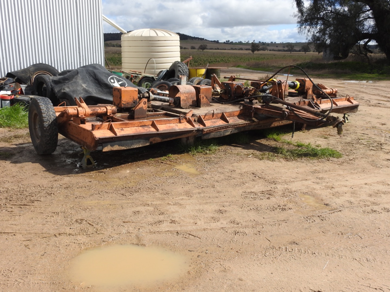 Lot 8 - Page Slasher | AuctionsPlus