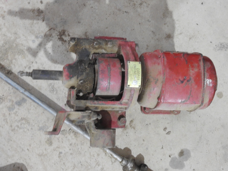 Lot 39 - Cooper shearing stand | AuctionsPlus