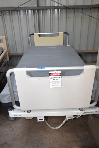 4 - Howard Wright Bed | AuctionsPlus