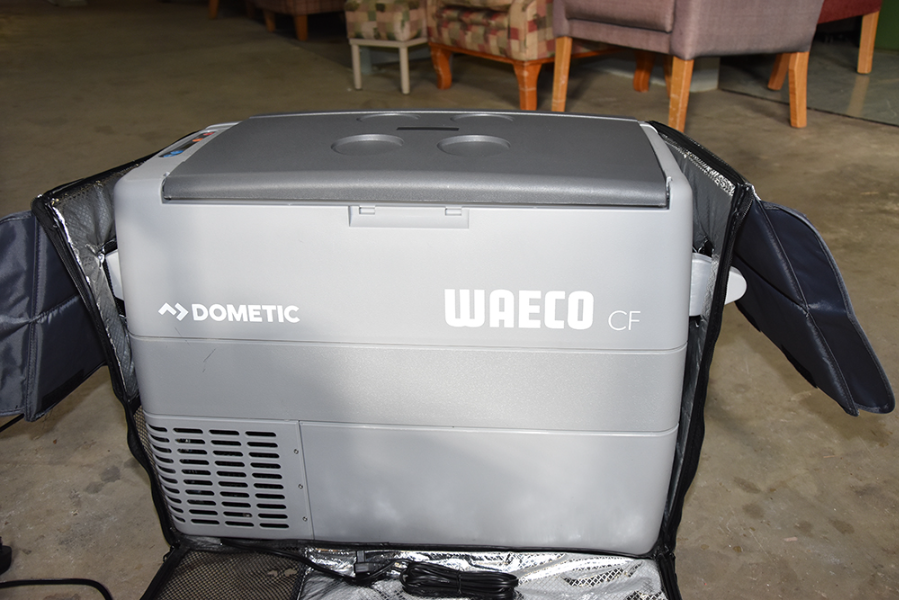 15 - Waeco Coolfreeze CF-50 Fridge/Freezer | AuctionsPlus