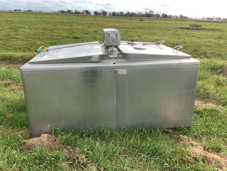 Lot 96 - Square Milk Vat | AuctionsPlus