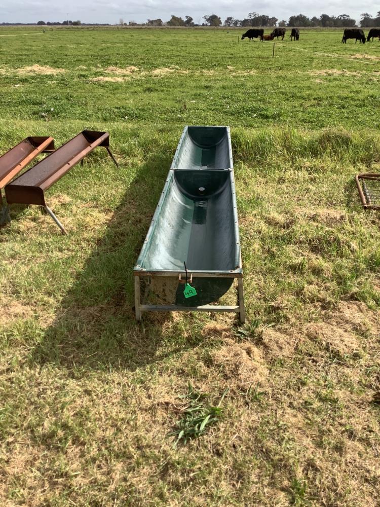 Lot 49 - Poly feed trough | AuctionsPlus