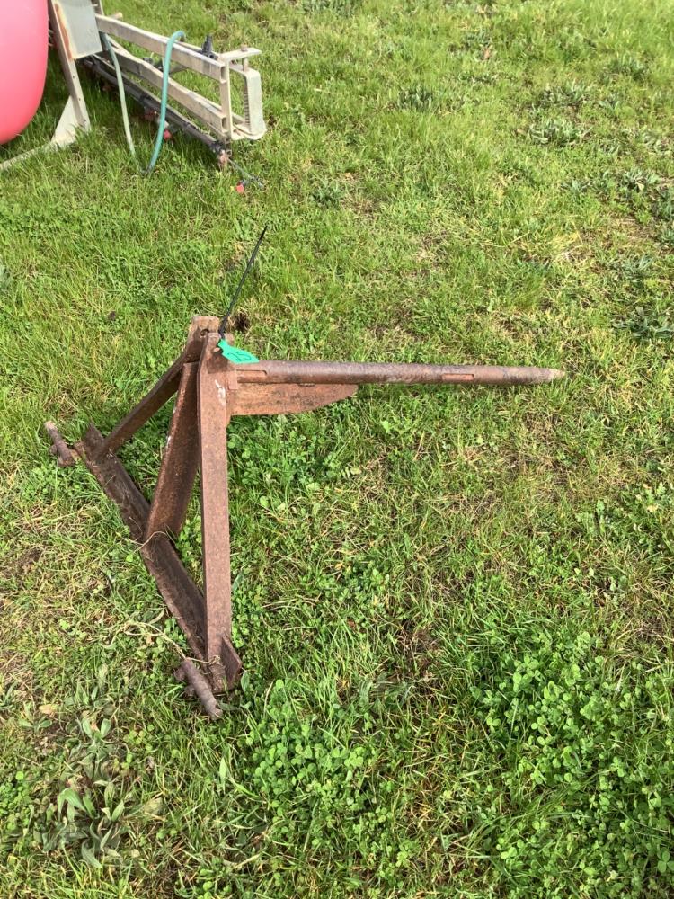 Lot 25 - 3pl Hay Spike | AuctionsPlus