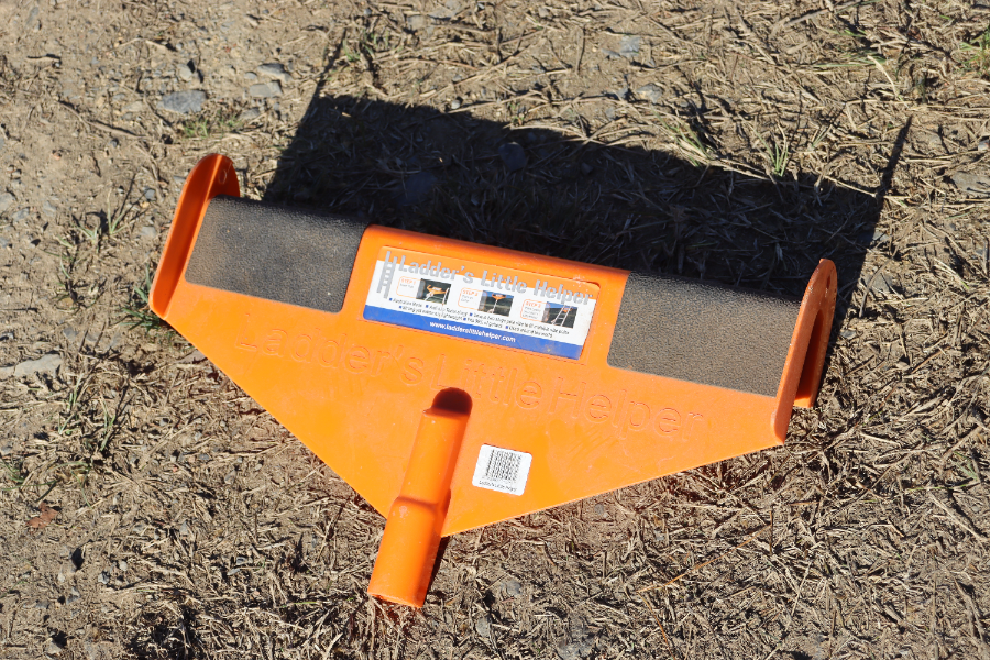 Lot 132 - Gutter grabber | AuctionsPlus