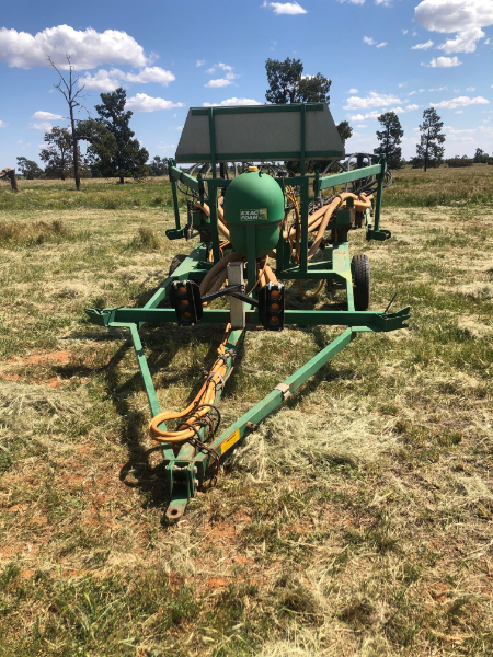 Lot 7 - Gold Acres Ground Glider | AuctionsPlus