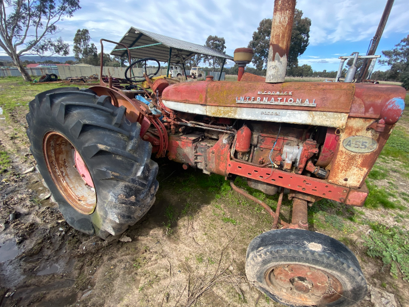 Lot 50 - International/McCormick Tractor | AuctionsPlus