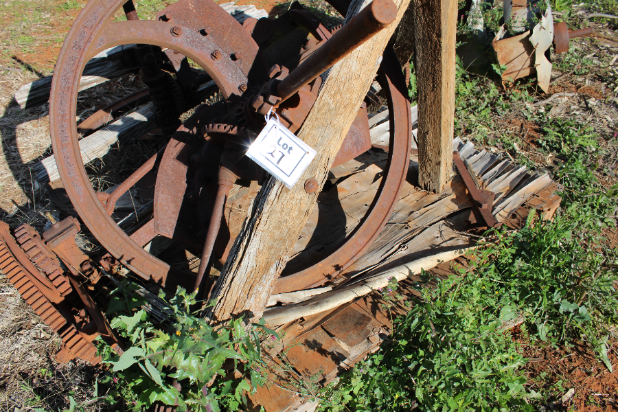 Lot 27 - Vintage Chaff Cutter | AuctionsPlus