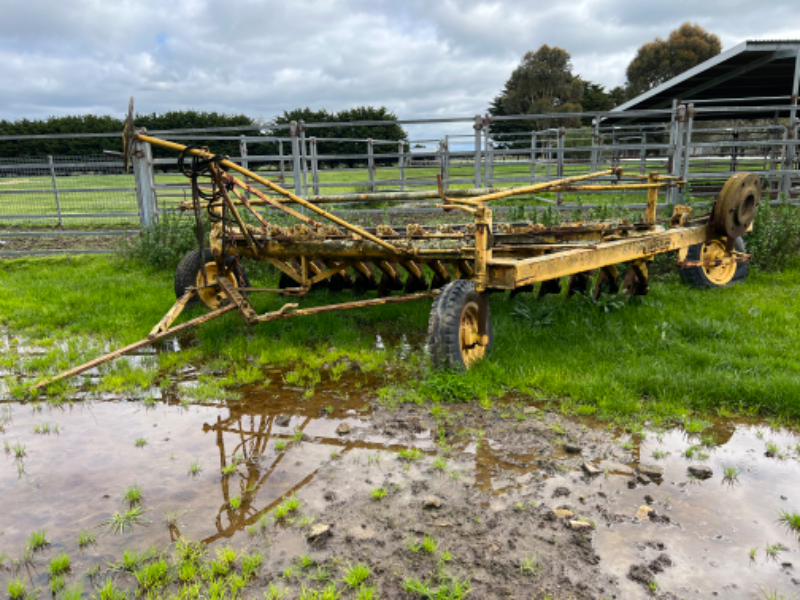 Lot 234 - Chamberlain Offset Plough | AuctionsPlus