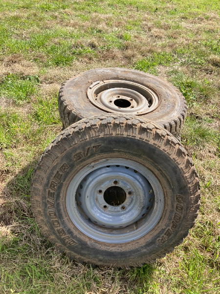 Lot 123 - Split rims - 5 stud, grey in colour, x4 to suit Landcruiser ...
