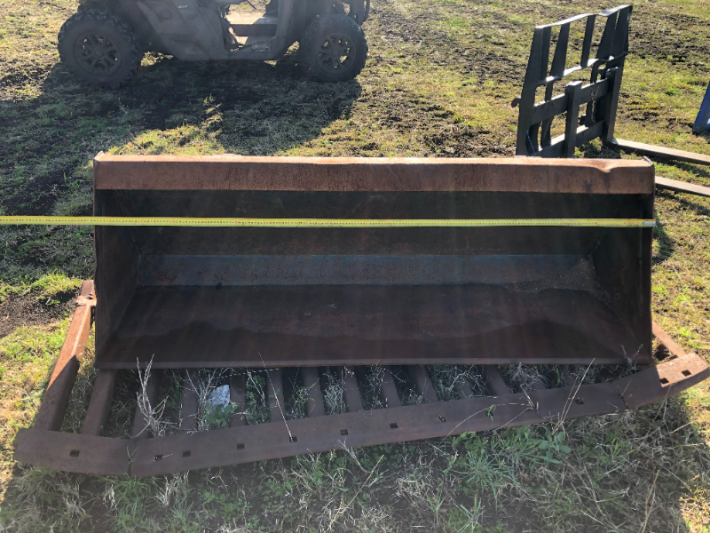 Lot 124 - Bucket - off a Stoll loader with Euro hitch | AuctionsPlus