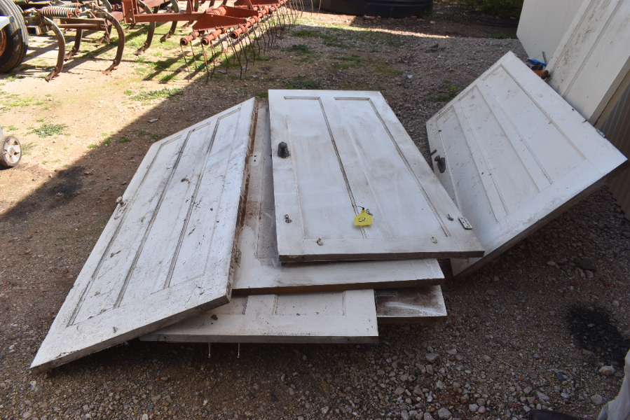 Lot 51 - Doors | AuctionsPlus