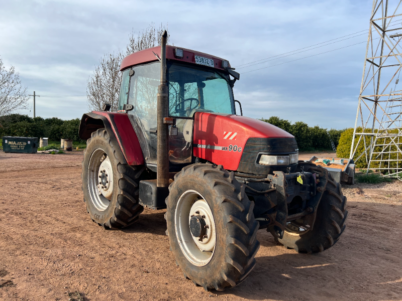 Lot 36 - Case MX 90 | AuctionsPlus