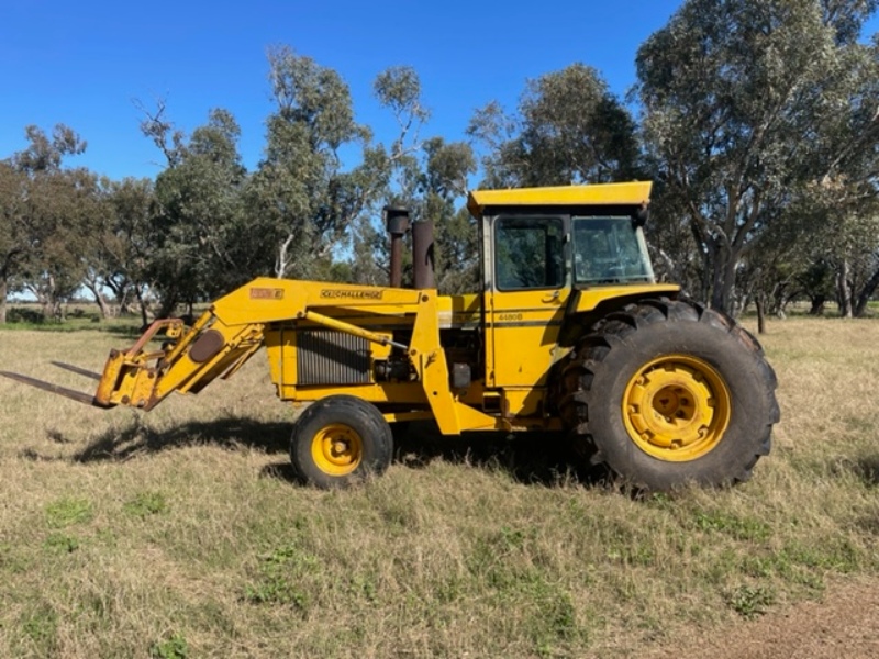 Lot 1 - 1983 Chamberlain 4480B Tractor | AuctionsPlus