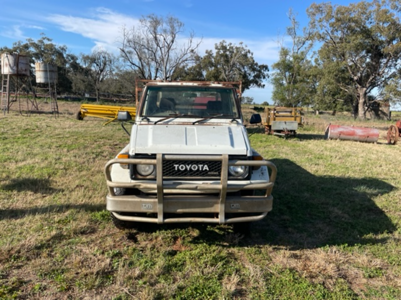 Lot 20 - 1988 HJ75 Landcruiser 2H Engine | AuctionsPlus