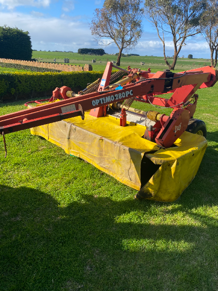 Lot 35 - Lely Mower conditioner | AuctionsPlus