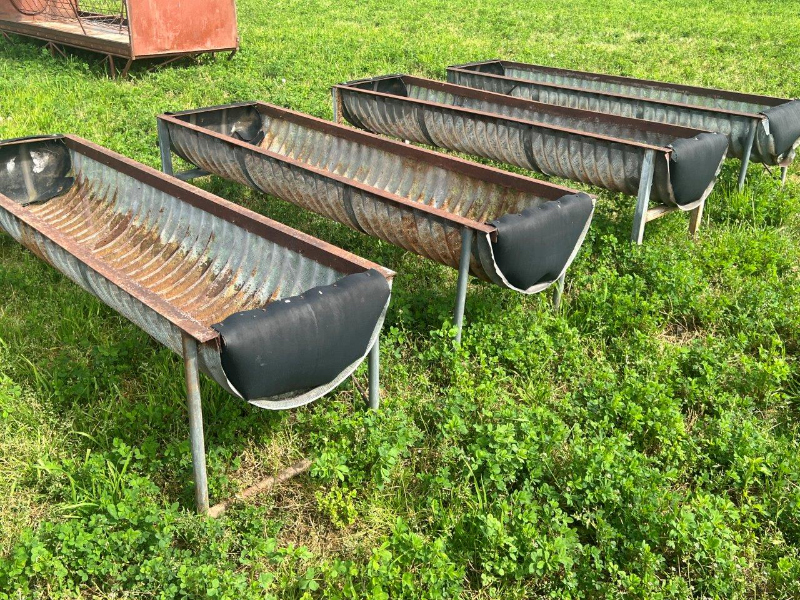 Lot 23 - 4 X FEED TROUGHS | AuctionsPlus