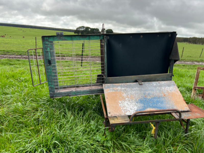 Lot 96 - Drag Down Sheep Handler | AuctionsPlus