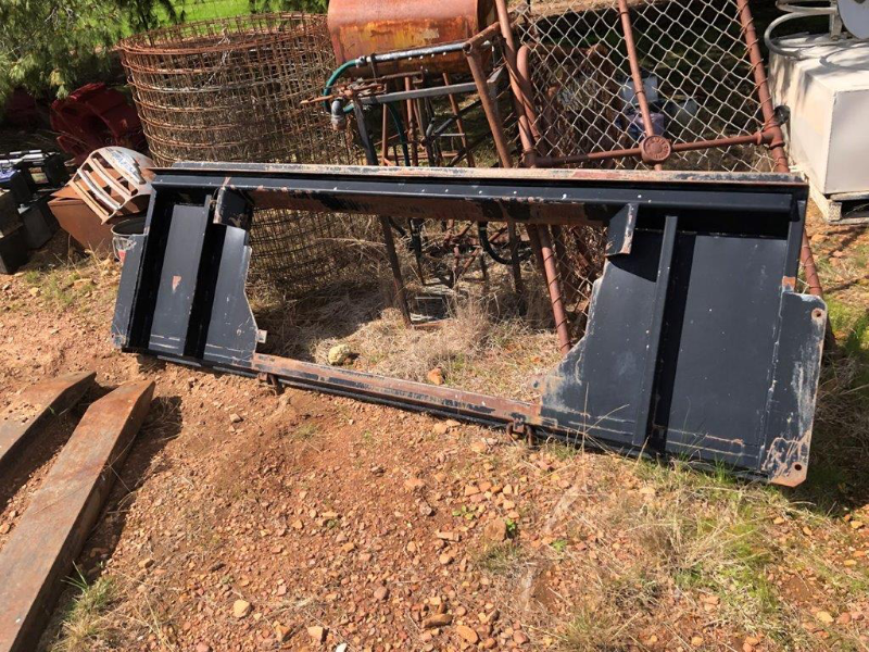 Lot 72 - Countrywide Canola front adaptor | AuctionsPlus