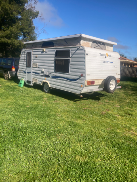 Lot 24 - Caravan | AuctionsPlus