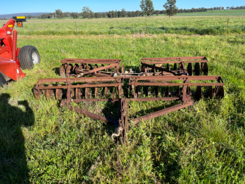 Lot 44 - Disc Harrows | AuctionsPlus