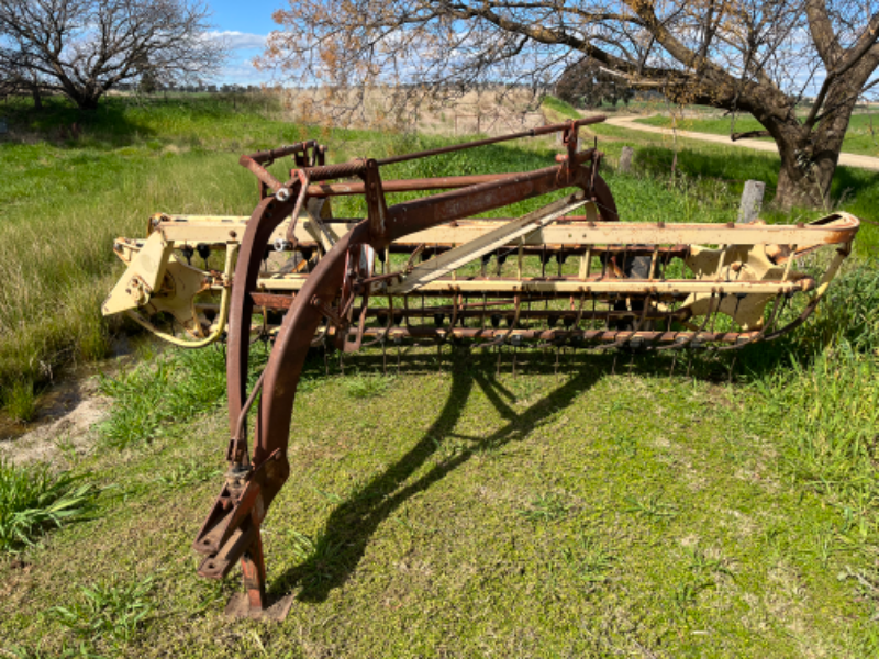 Lot 62 - Hay Rake | AuctionsPlus