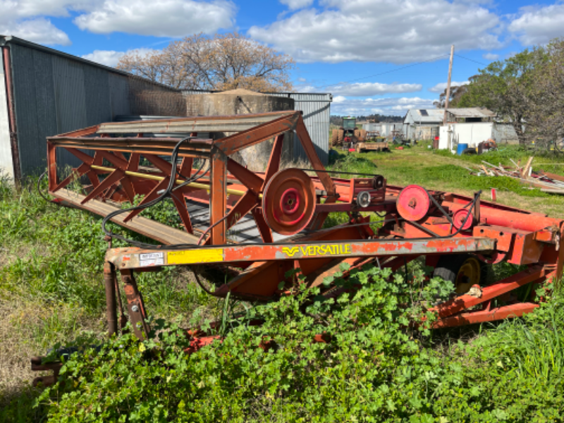 Lot 65 - Windrower | AuctionsPlus