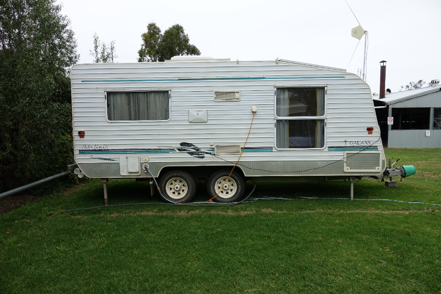 Lot 91 - Spaceland Scenic Galaxy 2004 18ft Semi off rd Caravan ...