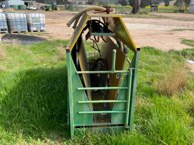 Lot 31 - Cyclone Sheep Jetter | AuctionsPlus